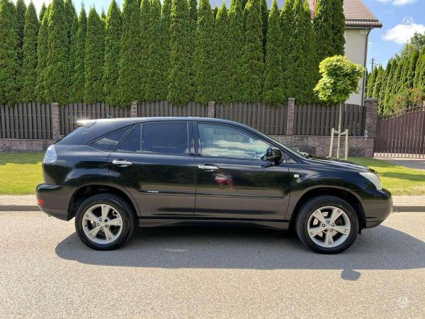 Black Lexus RX 400h 2008 in Vilnius, with an engine capacity of 3.30 L and mileage of 258 thousand km for 4850 €, photo 5 on AUTOMOTO.COM.LV