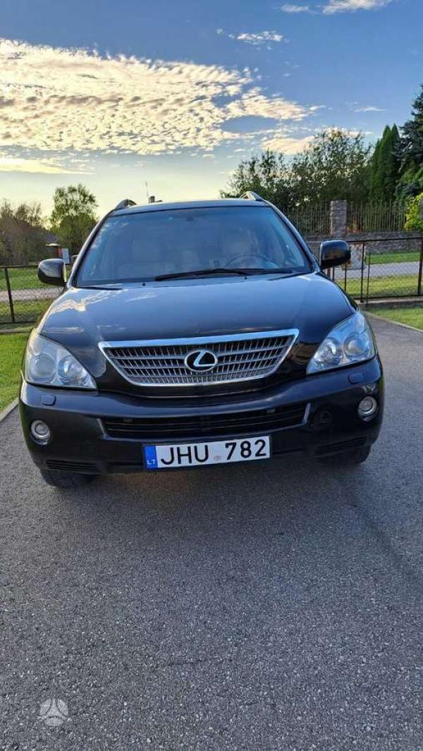 Lexus RX 400h 2009 in Vilnius on AUTOMOTO.COM.LV Black Lexus RX 400h 2009 in Vilnius, with an engine capacity of 3.30 L and mileage of 360 thousand km for 6500 €, photo 1 on AUTOMOTO.COM.LV