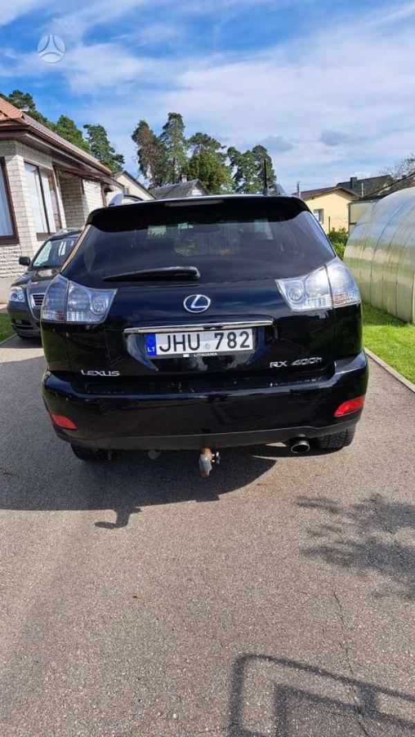 Lexus RX 400h 2009 in Vilnius on AUTOMOTO.COM.LV Black Lexus RX 400h 2009 in Vilnius, with an engine capacity of 3.30 L and mileage of 360 thousand km for 6500 €, photo 3 on AUTOMOTO.COM.LV