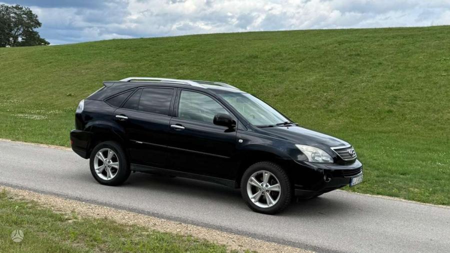 Black Lexus RX 400h 2010 in Riga, with an engine capacity of 3.30 L and mileage of 333 thousand km for 4700 €, photo 3 on AUTOMOTO.COM.LV