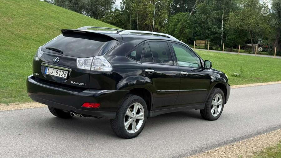 Black Lexus RX 400h 2010 in Riga, with an engine capacity of 3.30 L and mileage of 333 thousand km for 4700 €, photo 5 on AUTOMOTO.COM.LV