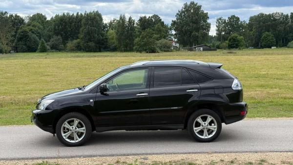 Black Lexus RX 400h 2010 in Riga, with an engine capacity of 3.30 L and mileage of 333 thousand km for 4700 €, photo 8 on AUTOMOTO.COM.LV