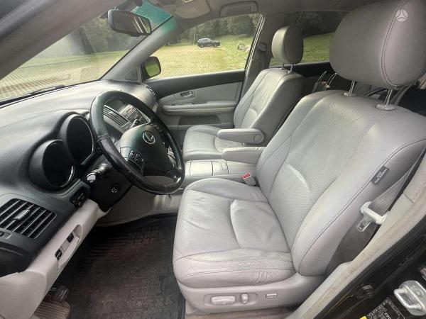 Black Lexus RX 400h 2010 in Vilnius, with an engine capacity of 3.31 L and mileage of 324 thousand km for 4500 €, photo 8 on AUTOMOTO.COM.LV