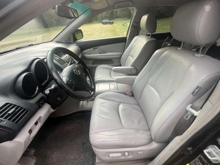 Black Lexus RX 400h 2010 in Vilnius, with an engine capacity of 3.31 L and mileage of 324 thousand km for 4500 €, photo 8 on AUTOMOTO.COM.LV