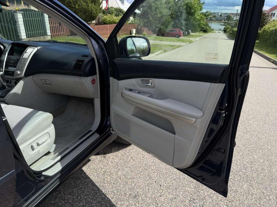 Blue Lexus RX 400h 2006 in Vilnius, with an engine capacity of 3.31 L and mileage of 250 thousand km for 3950 €, photo 21 on AUTOMOTO.COM.LV