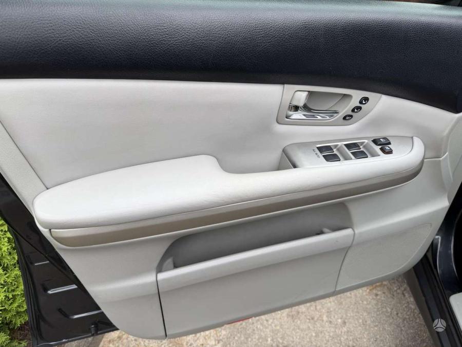 Blue Lexus RX 400h 2006 in Siauliai, with an engine capacity of 3.50 L and mileage of 290 thousand km for 6200 €, photo 13 on AUTOMOTO.COM.LV