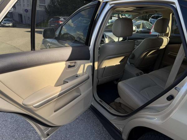 Brown Lexus RX 400h 2006 in Vilnius, with an engine capacity of 3.30 L and mileage of 300 thousand km for 3850 €, photo 11 on AUTOMOTO.COM.LV