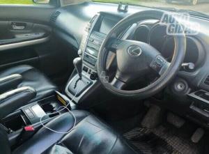 Lexus RX 400h 2006 in Panevezys, with an engine capacity of 3.30 L and mileage of 330 thousand km for 2500 €, photo 4 on AUTOMOTO.COM.LV