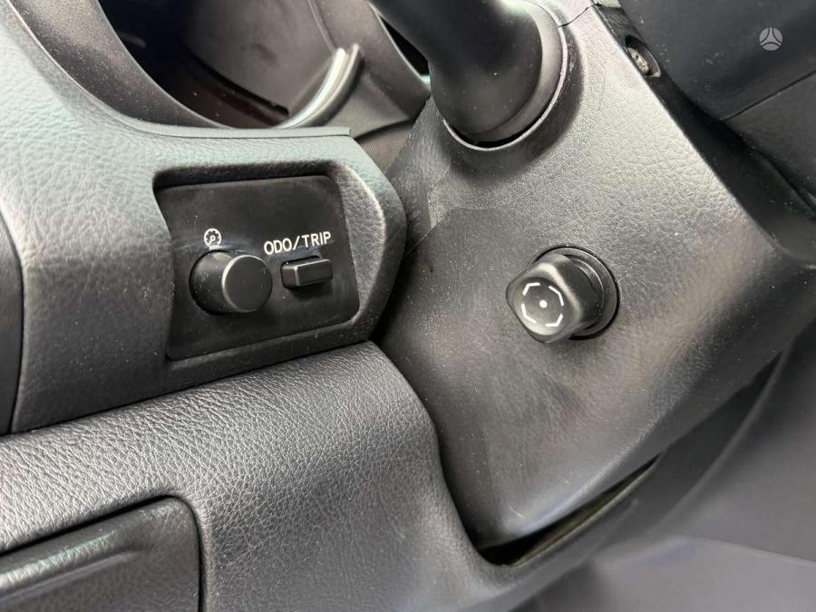 Lexus RX 400h 2007 in Siauliai, with an engine capacity of 3.31 L and mileage of 275 thousand km for 5990 €, photo 14 on AUTOMOTO.COM.LV