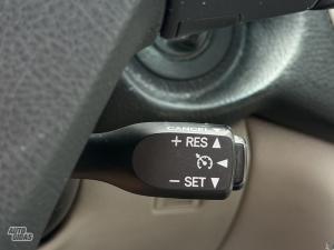 Lexus RX 400h 2008 in Kaunas, with an engine capacity of 3.30 L and mileage of 312 thousand km for 5000 €, photo 19 on AUTOMOTO.COM.LV