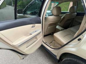 Pelēks Lexus RX 400h 2006 Viļņa, ar dzinēja tilpumu 3.31 L un nobraukumu 206 tūkst. km par 3450 €, foto 10 vietnē AUTOMOTO.COM.LV