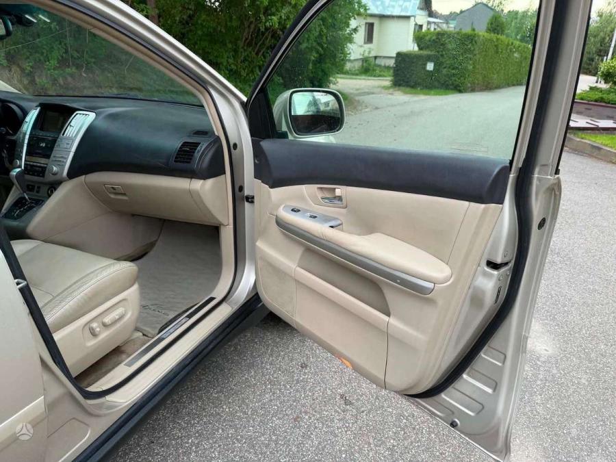 Pelēks Lexus RX 400h 2006 Viļņa, ar dzinēja tilpumu 3.31 L un nobraukumu 206 tūkst. km par 3450 €, foto 13 vietnē AUTOMOTO.COM.LV
