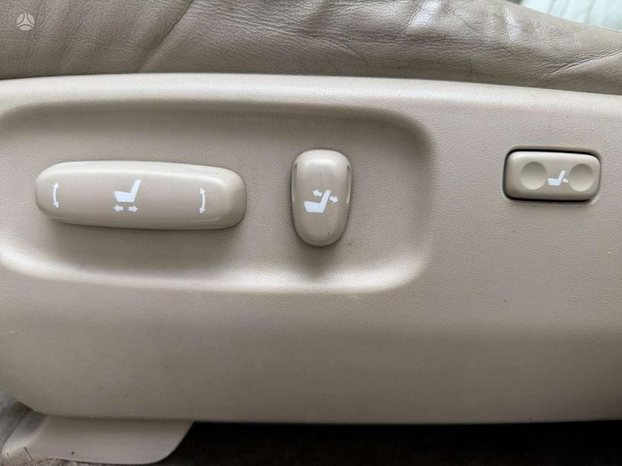 Pelēks Lexus RX 400h 2006 Viļņa, ar dzinēja tilpumu 3.31 L un nobraukumu 206 tūkst. km par 3450 €, foto 14 vietnē AUTOMOTO.COM.LV