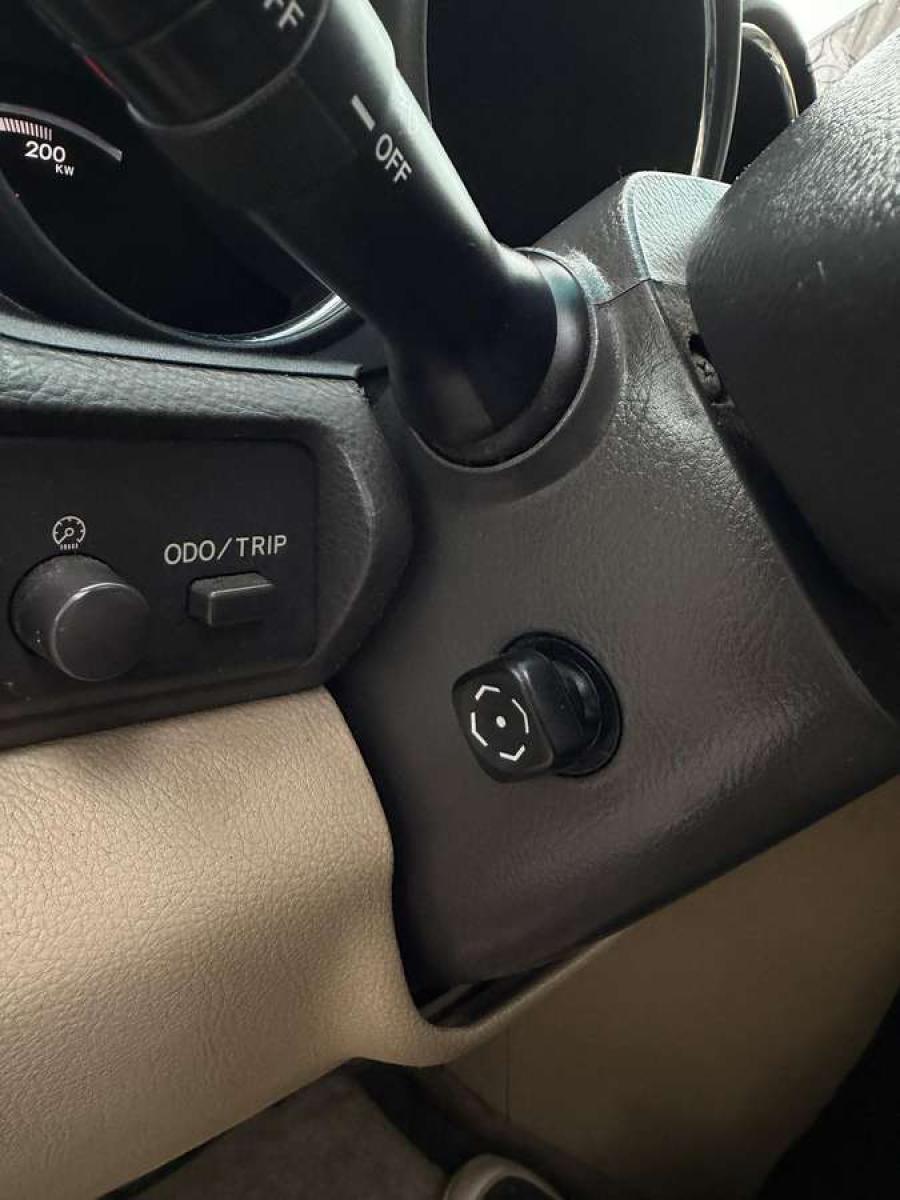 Pelēks Lexus RX 400h 2006 Viļņa, ar dzinēja tilpumu 3.31 L un nobraukumu 206 tūkst. km par 3450 €, foto 20 vietnē AUTOMOTO.COM.LV