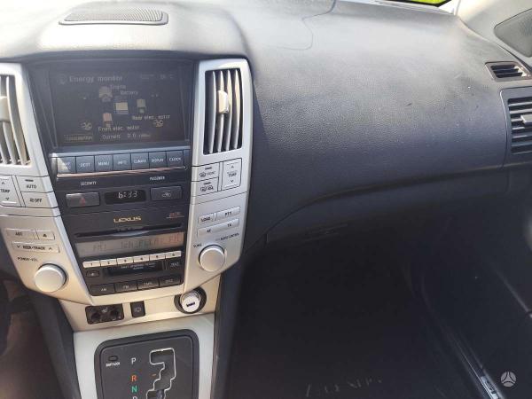 Grey Lexus RX 400h 2006 in Klaipeda, with an engine capacity of 3.31 L and mileage of 284 thousand km for 4999 €, photo 8 on AUTOMOTO.COM.LV