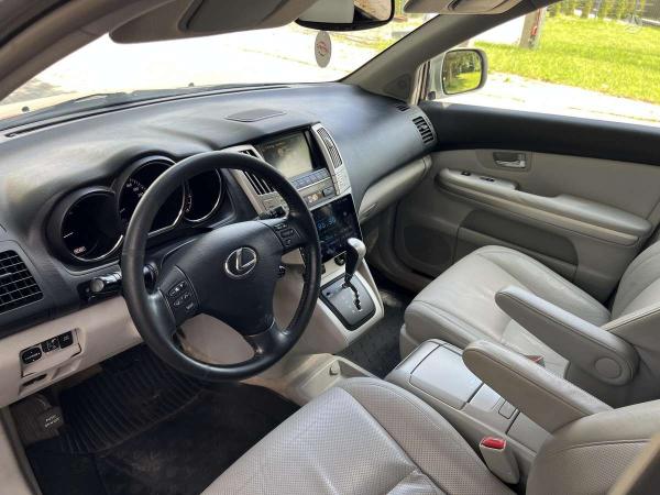 Grey Lexus RX 400h 2006 in Vilnius, with an engine capacity of 3.30 L and mileage of 368 thousand km for 4500 €, photo 10 on AUTOMOTO.COM.LV
