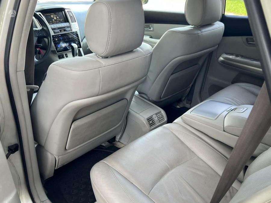 Pelēks Lexus RX 400h 2006 Viļņa, ar dzinēja tilpumu 3.30 L un nobraukumu 368 tūkst. km par 4500 €, foto 20 vietnē AUTOMOTO.COM.LV