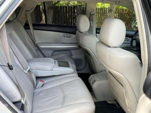 Pelēks Lexus RX 400h 2006 Viļņa, ar dzinēja tilpumu 3.30 L un nobraukumu 368 tūkst. km par 4500 €, foto 22 vietnē AUTOMOTO.COM.LV