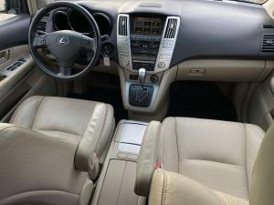 Grey Lexus RX 400h 2006 in Vilnius, with an engine capacity of 3.31 L and mileage of 336 thousand km for 3900 €, photo 12 on AUTOMOTO.COM.LV