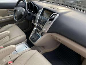Grey Lexus RX 400h 2006 in Vilnius, with an engine capacity of 3.31 L and mileage of 336 thousand km for 3900 €, photo 13 on AUTOMOTO.COM.LV