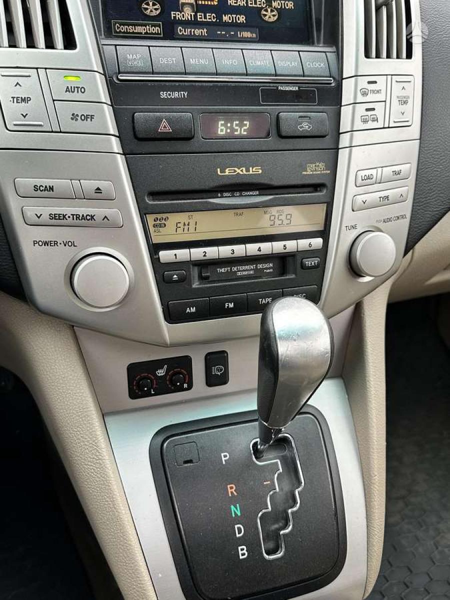 Grey Lexus RX 400h 2006 in Vilnius, with an engine capacity of 0.00 L and mileage of 290 thousand km for 3700 €, photo 18 on AUTOMOTO.COM.LV