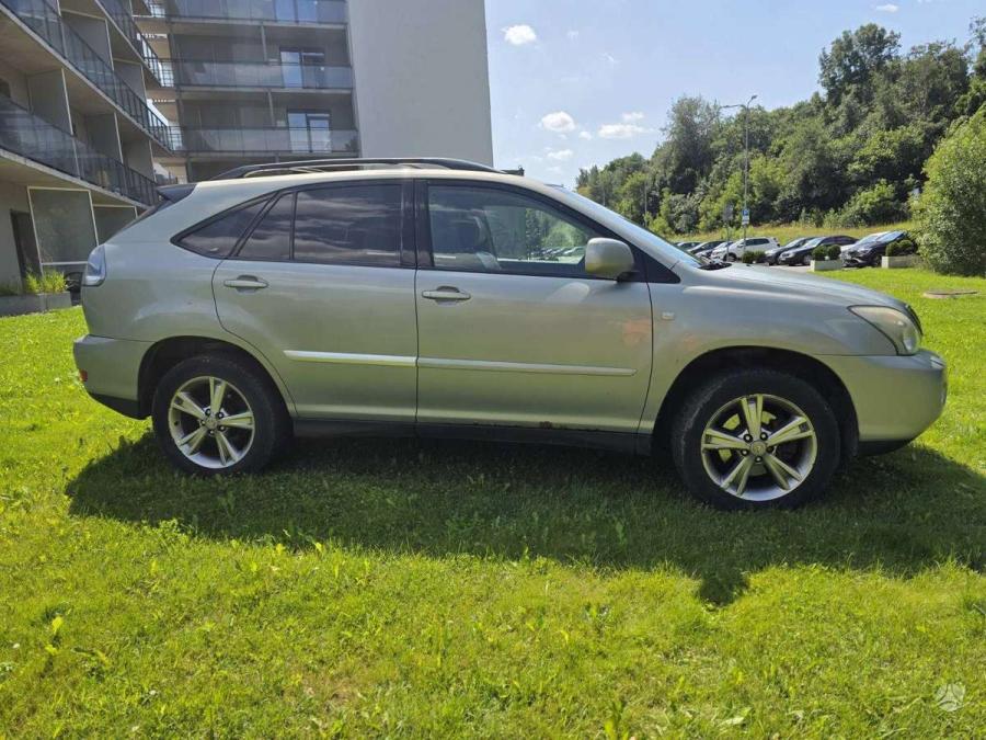 Pelēks Lexus RX 400h 2006 Viļņa, ar dzinēja tilpumu 3.31 L un nobraukumu 299 tūkst. km par 3200 €, foto 3 vietnē AUTOMOTO.COM.LV