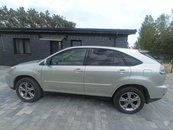Pelēks Lexus RX 400h 2006 Viļņa, ar dzinēja tilpumu 3.30 L un nobraukumu 380 tūkst. km par 4400 €, foto 1 vietnē AUTOMOTO.COM.LV