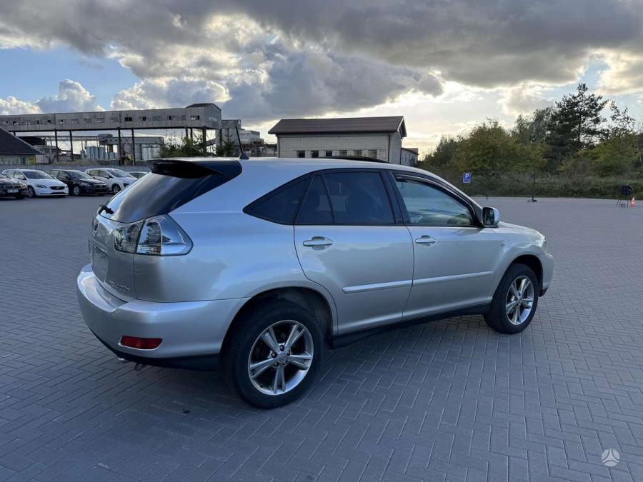 Grey Lexus RX 400h 2006 in Telschi, with an engine capacity of 3.31 L and mileage of 251 thousand km for 6700 €, photo 8 on AUTOMOTO.COM.LV