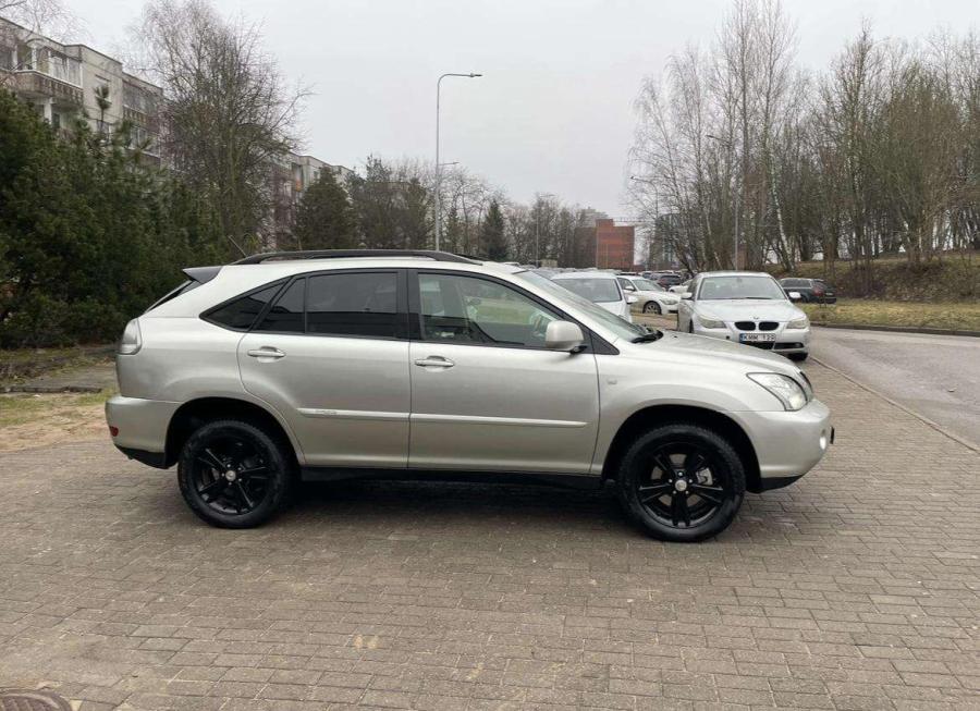 Grey Lexus RX 400h 2007 in Vilnius, with an engine capacity of 0.00 L and mileage of 325 thousand km for 4600 €, photo 7 on AUTOMOTO.COM.LV