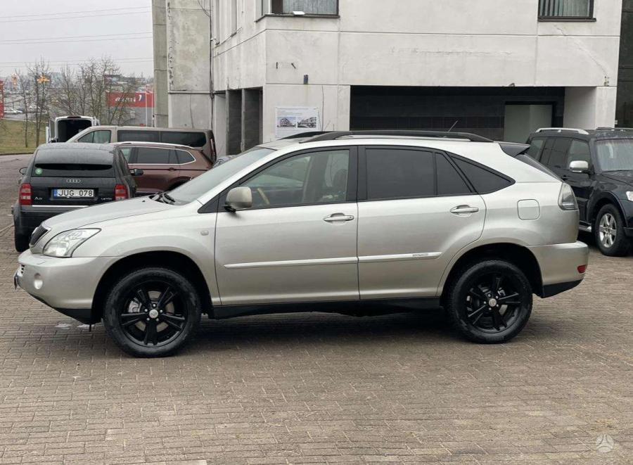 Grey Lexus RX 400h 2007 in Vilnius, with an engine capacity of 0.00 L and mileage of 325 thousand km for 4600 €, photo 8 on AUTOMOTO.COM.LV