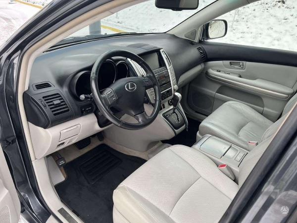 Pelēks Lexus RX 400h 2007 Viļņa, ar dzinēja tilpumu 3.30 L un nobraukumu 262 tūkst. km par 6000 €, foto 10 vietnē AUTOMOTO.COM.LV