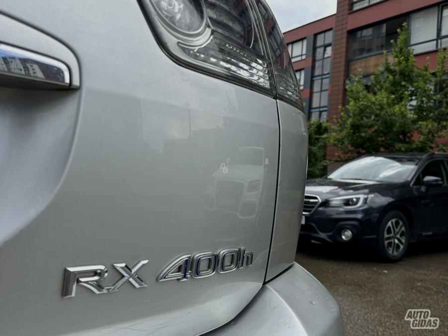 Pelēks Lexus RX 400h 2007 Viļņa, ar dzinēja tilpumu 3.50 L un nobraukumu 260 tūkst. km par 5500 €, foto 14 vietnē AUTOMOTO.COM.LV
