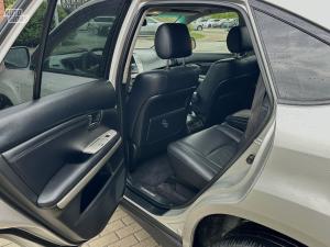 Pelēks Lexus RX 400h 2007 Viļņa, ar dzinēja tilpumu 3.50 L un nobraukumu 260 tūkst. km par 5500 €, foto 25 vietnē AUTOMOTO.COM.LV