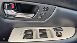 Pelēks Lexus RX 400h 2007 Panevēža, ar dzinēja tilpumu 3.30 L un nobraukumu 297 tūkst. km par 5700 €, foto 8 vietnē AUTOMOTO.COM.LV