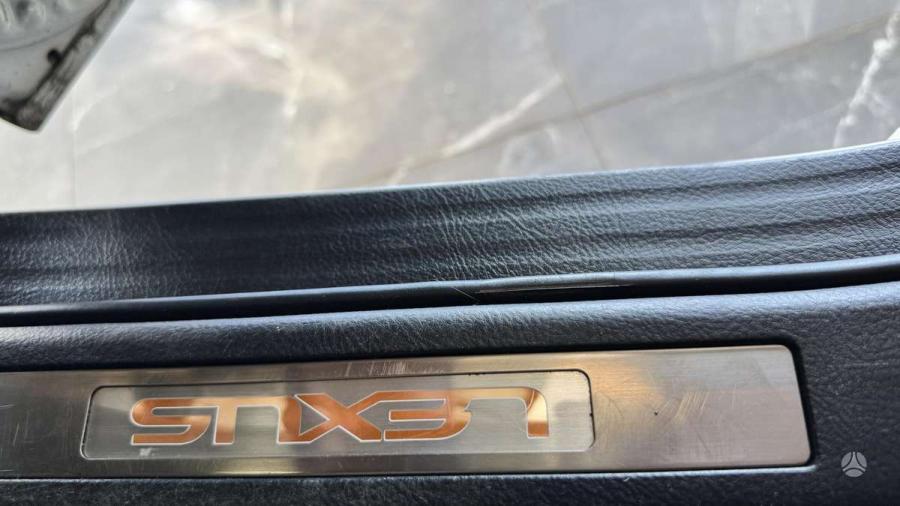 Pelēks Lexus RX 400h 2007 Panevēža, ar dzinēja tilpumu 3.30 L un nobraukumu 297 tūkst. km par 5700 €, foto 18 vietnē AUTOMOTO.COM.LV
