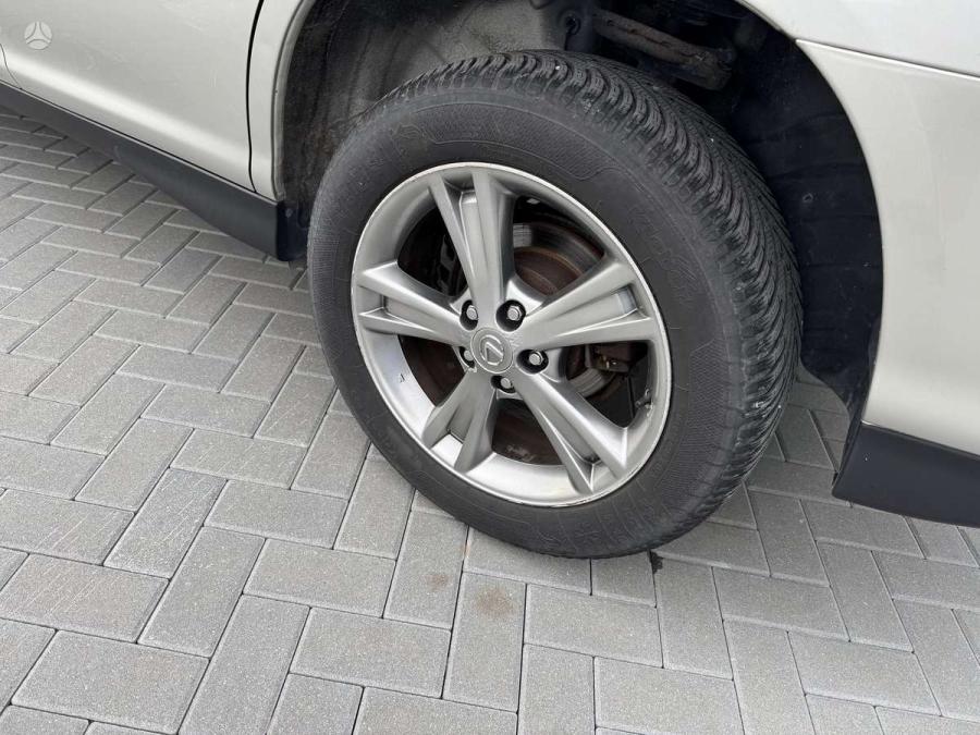 Grey Lexus RX 400h 2007 in Telschi, with an engine capacity of 3.31 L and mileage of 254 thousand km for 4999 €, photo 13 on AUTOMOTO.COM.LV