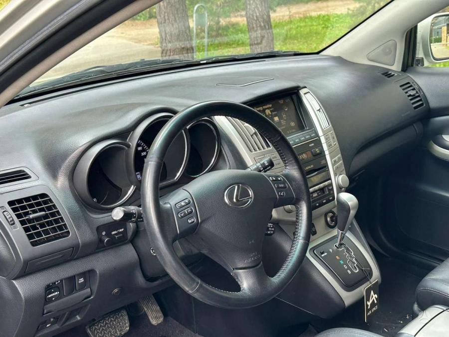 Pelēks Lexus RX 400h 2007 Viļņa, ar dzinēja tilpumu 3.30 L un nobraukumu 243 tūkst. km par 6900 €, foto 13 vietnē AUTOMOTO.COM.LV