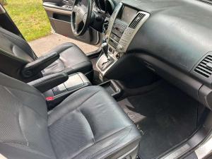 Pelēks Lexus RX 400h 2007 Viļņa, ar dzinēja tilpumu 3.30 L un nobraukumu 243 tūkst. km par 6900 €, foto 15 vietnē AUTOMOTO.COM.LV