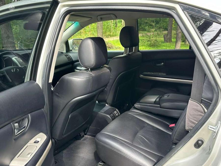 Pelēks Lexus RX 400h 2007 Viļņa, ar dzinēja tilpumu 3.30 L un nobraukumu 243 tūkst. km par 6900 €, foto 17 vietnē AUTOMOTO.COM.LV