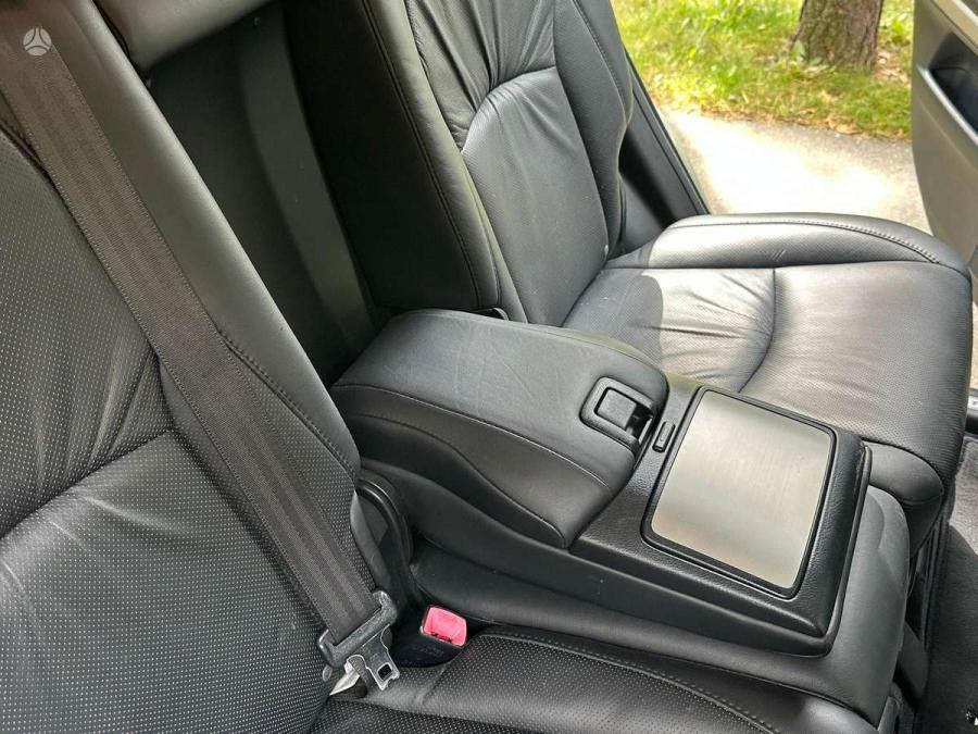 Pelēks Lexus RX 400h 2007 Viļņa, ar dzinēja tilpumu 3.30 L un nobraukumu 243 tūkst. km par 6900 €, foto 18 vietnē AUTOMOTO.COM.LV