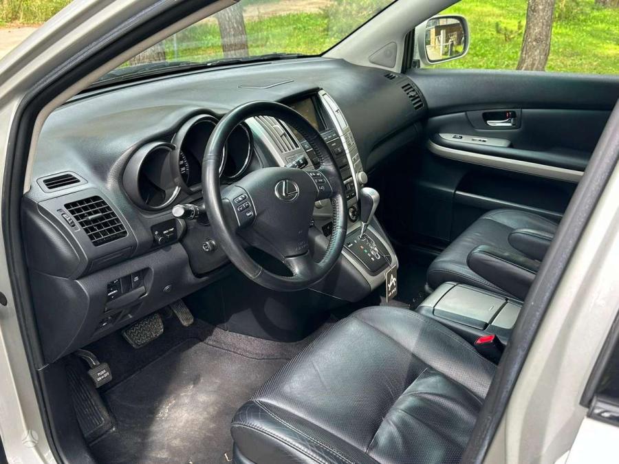 Pelēks Lexus RX 400h 2007 Viļņa, ar dzinēja tilpumu 3.30 L un nobraukumu 243 tūkst. km par 6900 €, foto 23 vietnē AUTOMOTO.COM.LV