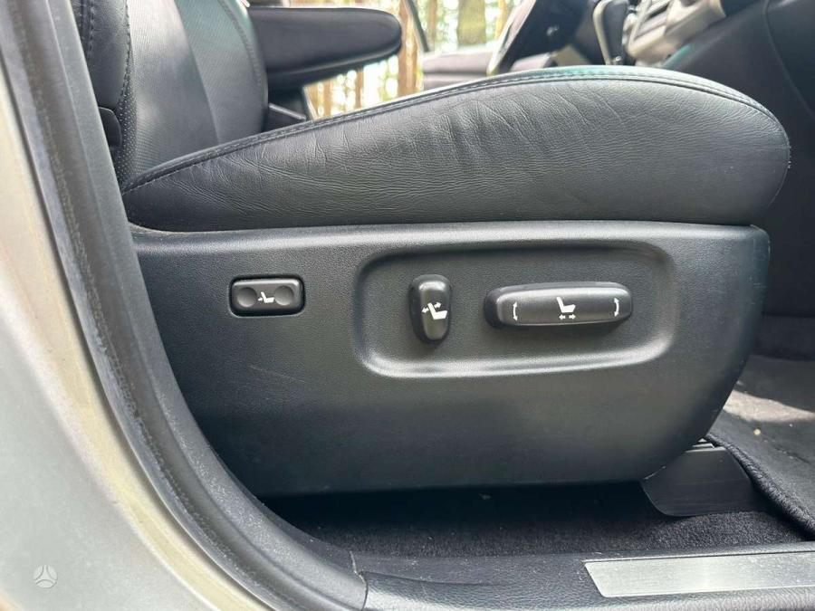 Pelēks Lexus RX 400h 2007 Viļņa, ar dzinēja tilpumu 3.30 L un nobraukumu 243 tūkst. km par 6900 €, foto 27 vietnē AUTOMOTO.COM.LV