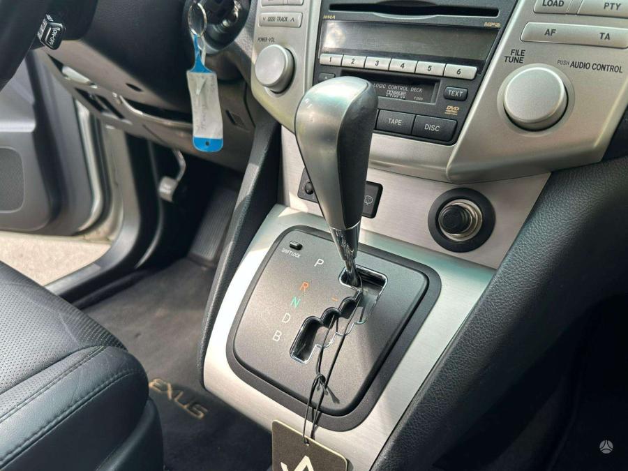 Pelēks Lexus RX 400h 2007 Viļņa, ar dzinēja tilpumu 3.31 L un nobraukumu 243 tūkst. km par 6700 €, foto 23 vietnē AUTOMOTO.COM.LV