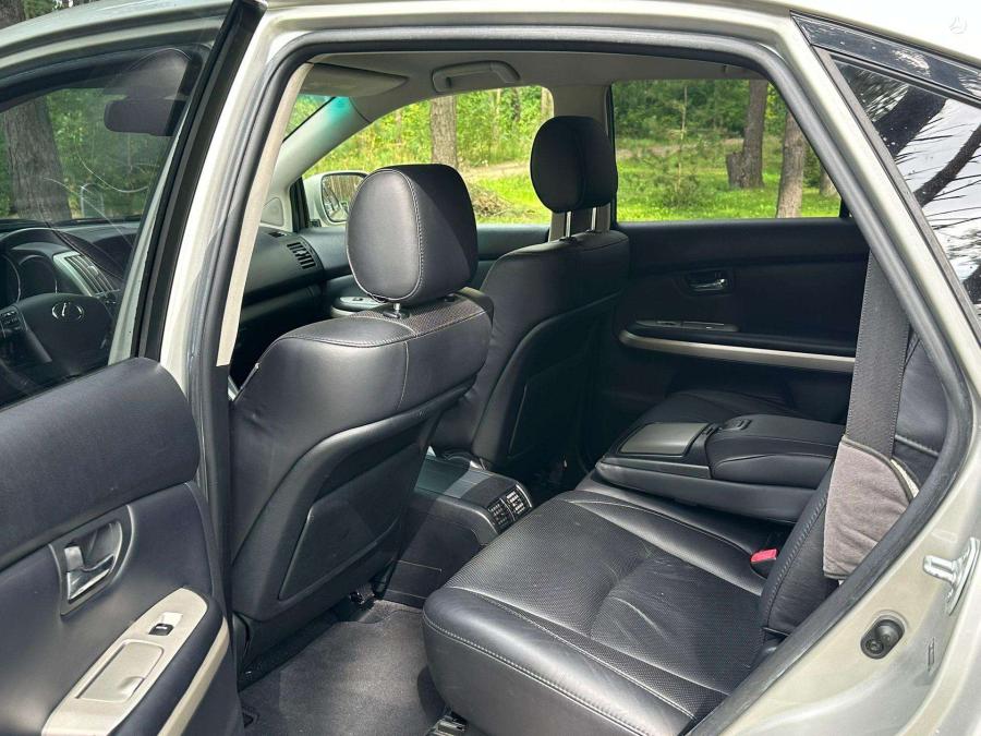 Pelēks Lexus RX 400h 2007 Viļņa, ar dzinēja tilpumu 3.31 L un nobraukumu 243 tūkst. km par 6700 €, foto 25 vietnē AUTOMOTO.COM.LV