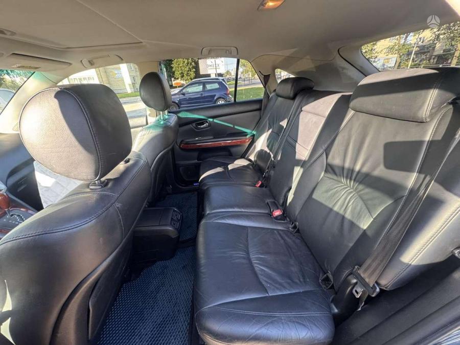 Grey Lexus RX 400h 2008 in Siauliai, with an engine capacity of 3.30 L and mileage of 230 thousand km for 7600 €, photo 11 on AUTOMOTO.COM.LV
