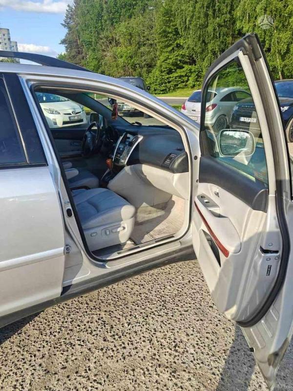 Pelēks Lexus RX 400h 2008 Viļņa, ar dzinēja tilpumu 3.31 L un nobraukumu 280 tūkst. km par 4500 €, foto 5 vietnē AUTOMOTO.COM.LV