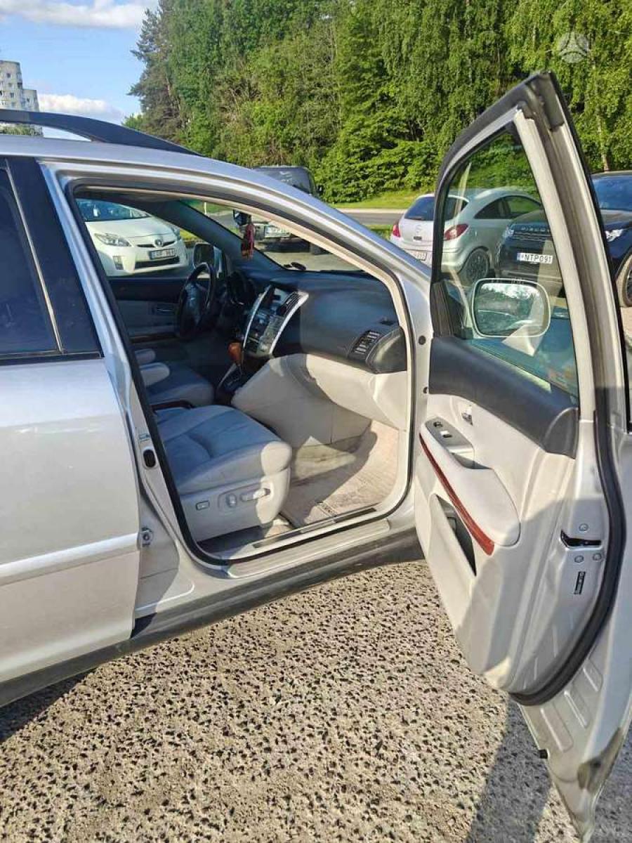 Grey Lexus RX 400h 2008 in Vilnius, with an engine capacity of 3.31 L and mileage of 280 thousand km for 4500 €, photo 6 on AUTOMOTO.COM.LV