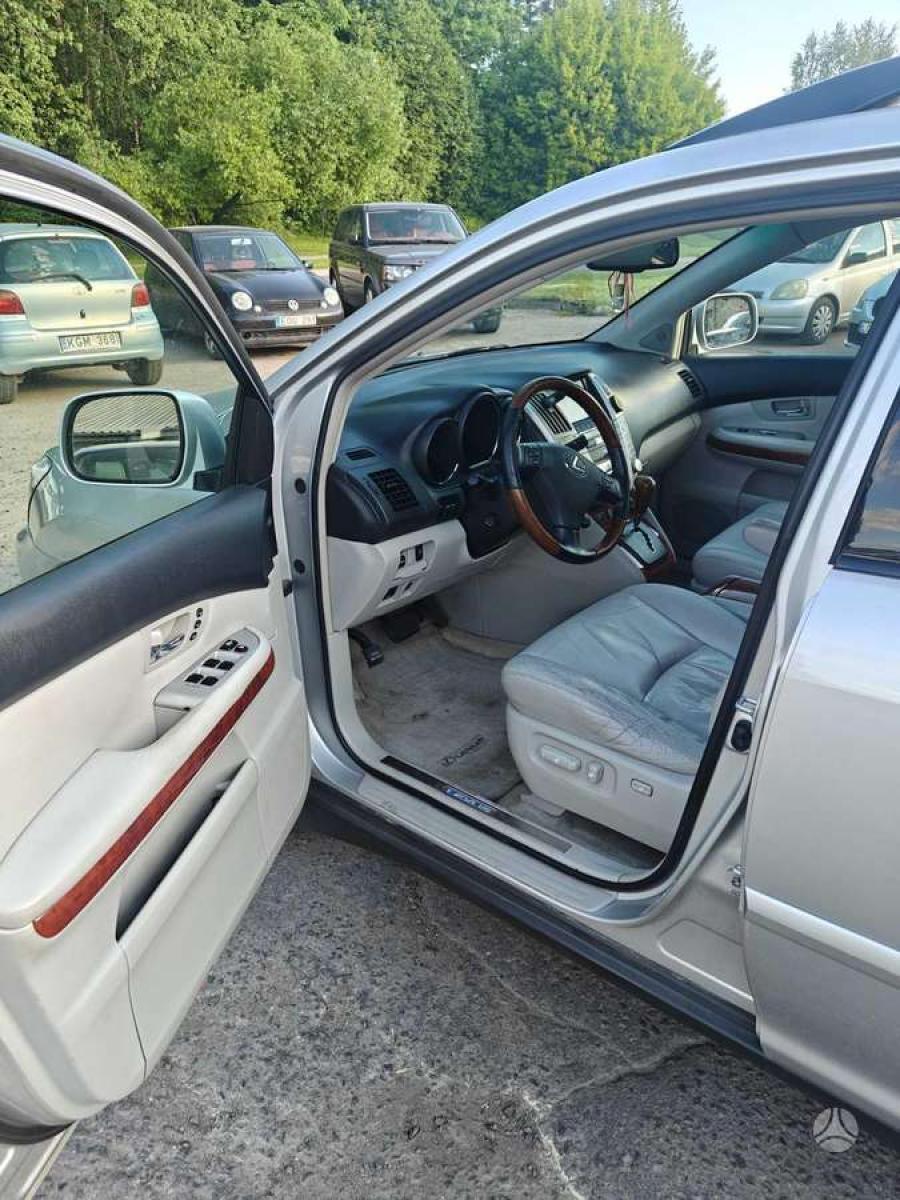 Grey Lexus RX 400h 2008 in Vilnius, with an engine capacity of 3.31 L and mileage of 280 thousand km for 4500 €, photo 10 on AUTOMOTO.COM.LV