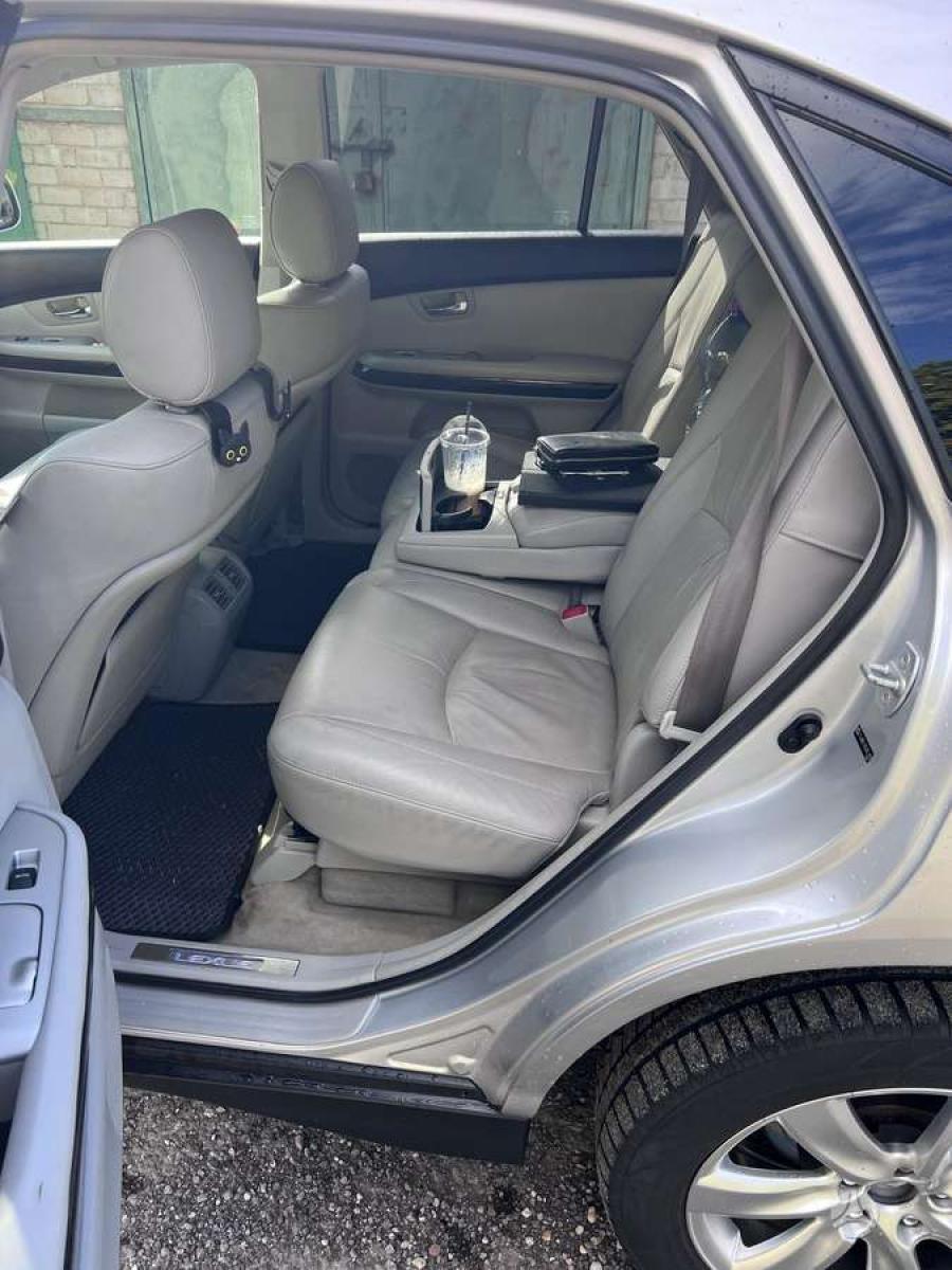 Grey Lexus RX 400h 2008 in Vilnius, with an engine capacity of 3.31 L and mileage of 285 thousand km for 5399 €, photo 30 on AUTOMOTO.COM.LV