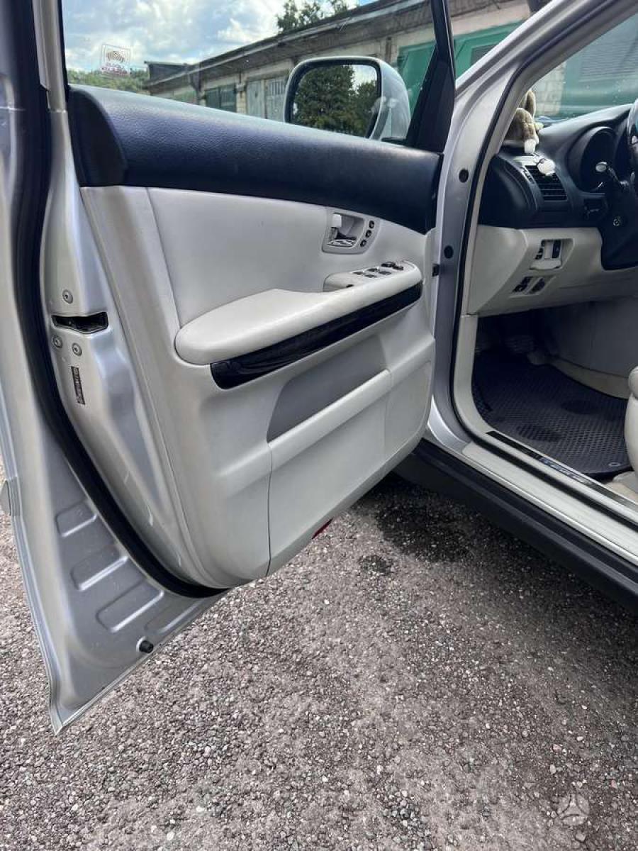 Grey Lexus RX 400h 2008 in Vilnius, with an engine capacity of 3.31 L and mileage of 285 thousand km for 5399 €, photo 37 on AUTOMOTO.COM.LV